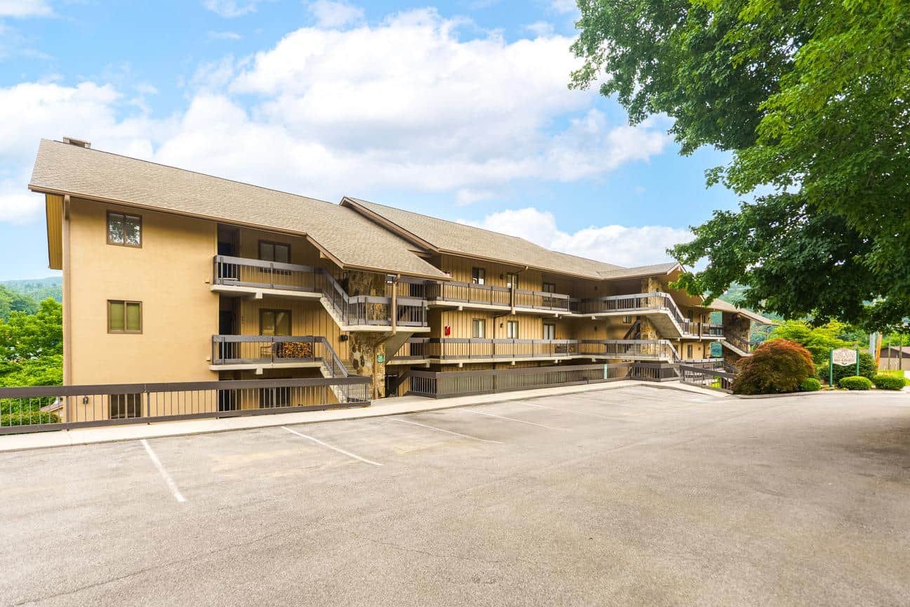 Holly Ridge 102 - Bluff Mountain Rentals